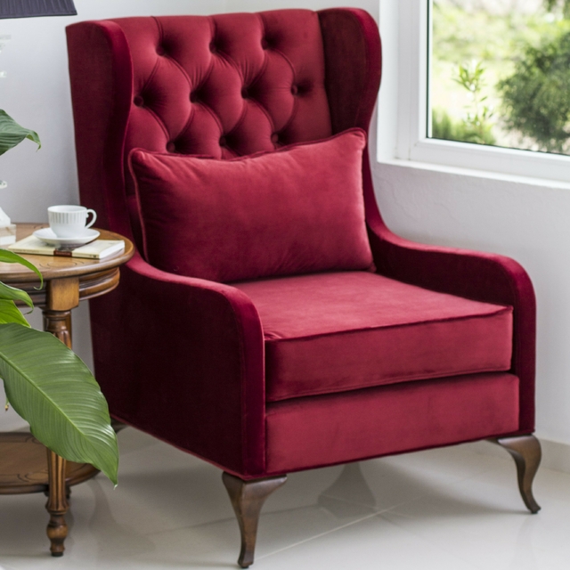 Poltrona Clássica com Captone e Almofada - MERANO