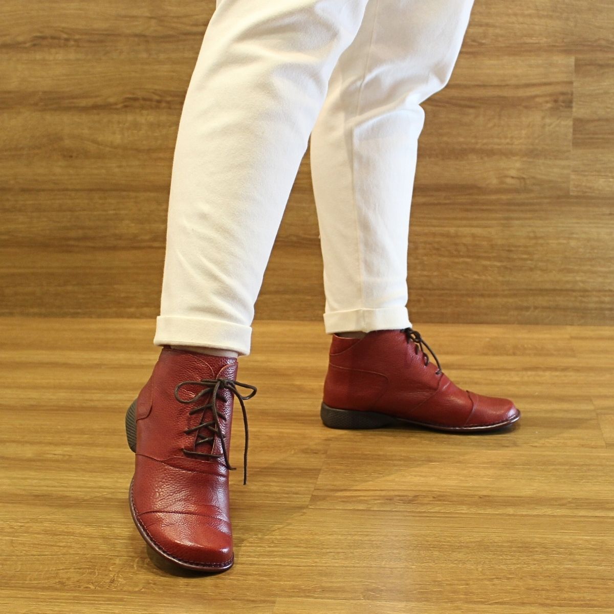 As Melhores Botas em Couro Estilo Retros Você Encontra na Zambeze!