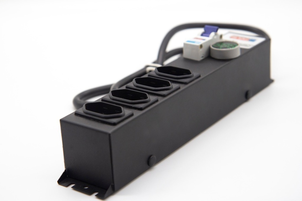 Filtro De Linha Metal Régua Voltímetro 4 Tomadas Disjuntor