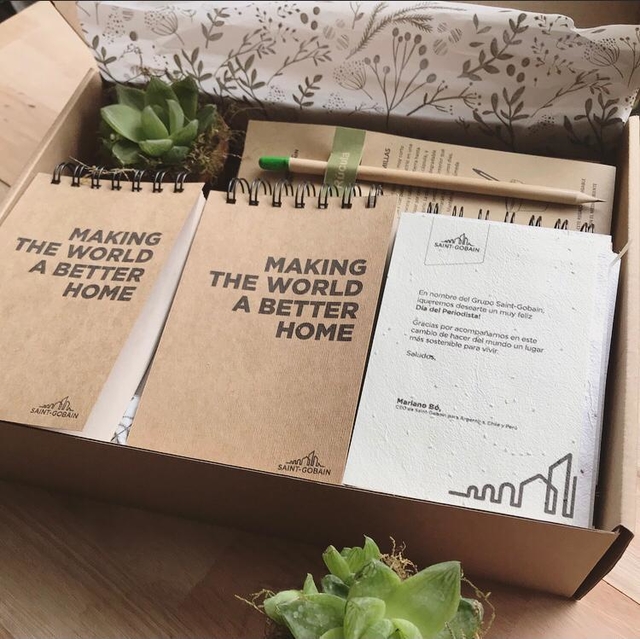 Caja con merchandising eco - Saint Gobain - greengift