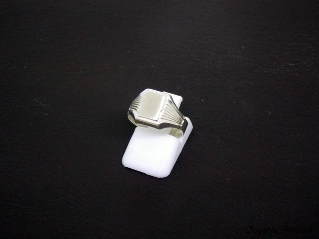 Anillo de Sello Rectangular de Plata - Joyeria Andrea
