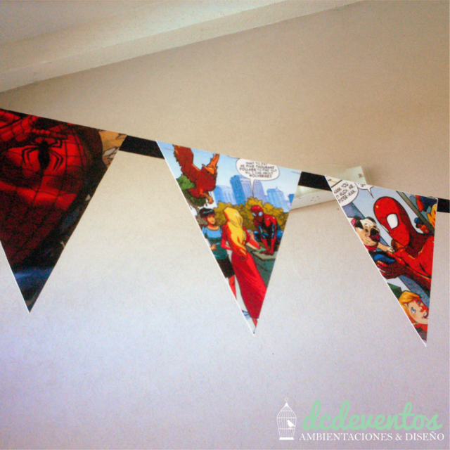 banderín superheroe
