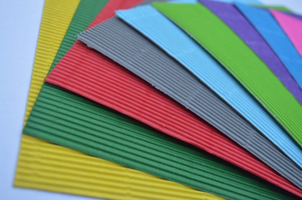 CORTADO OFICIO X 30 H. CARTON MICROCORRUGADO COLORES SURTIDOS