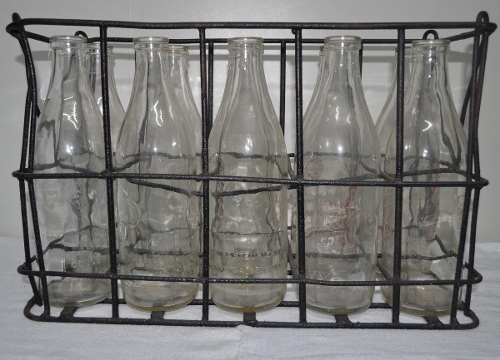 Engradado De Leite Antigo Com 10 Garrafas