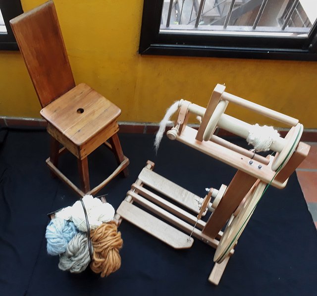 Rueca a pedales - Comprar en Continente Textil