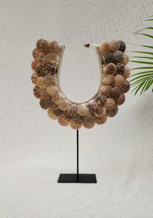 DEL098- Collar shell en pedestal 45cmH - Mirador