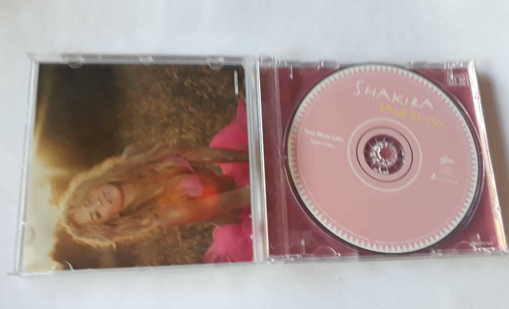 SHAKIRA - SALE EL SOL - Comprar em Spectro Records