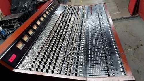 Mesa Yamaha Pm2000 32ch - Abracadabra Equipamentos