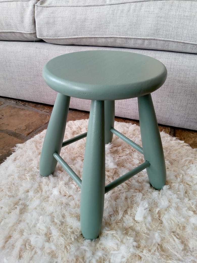 Banquito de madera torneado - La Ochava Tienda Deco