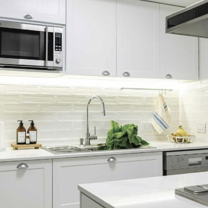 Azulejo Acuarela Iceland 7,7 X 30,5 Blanco Brillante Caja 1.17m2