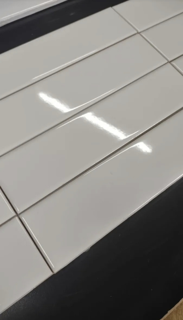 Azulejo Subway Finlandia Acuarela 5x20cm Soft Blanco Brillante